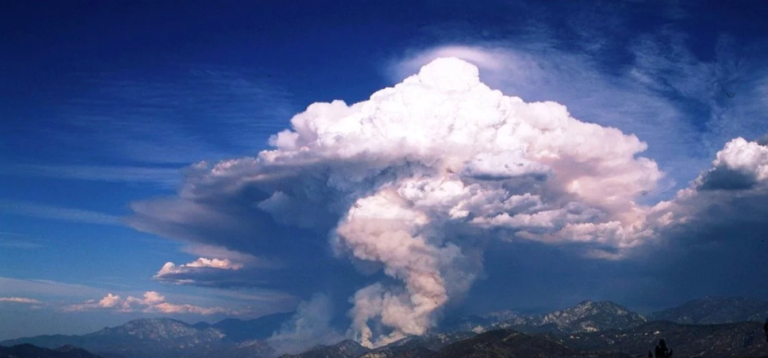 Pyrocumulus Clouds Forming Over California Firescape – The Millennium ...